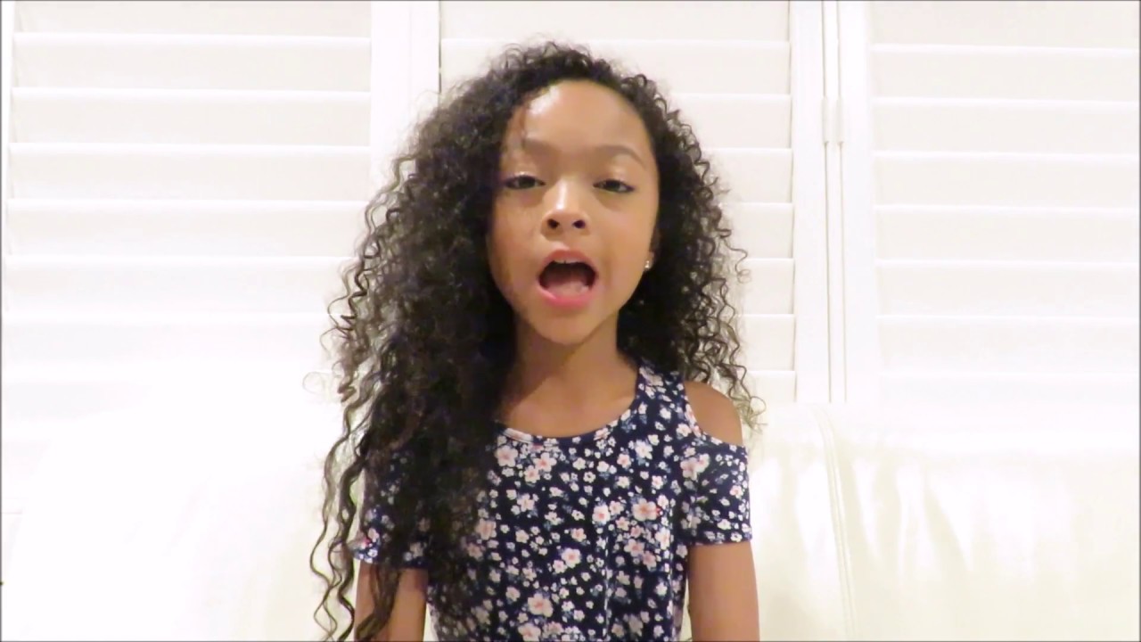 Model Angelina Rose Leach signs with MMG Discovery Spotlight success ...