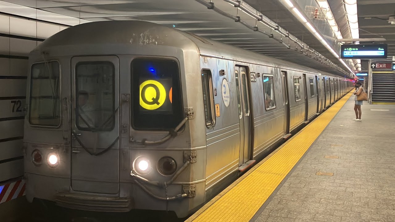 R46 and R68A Q trains at 72nd Strest - YouTube