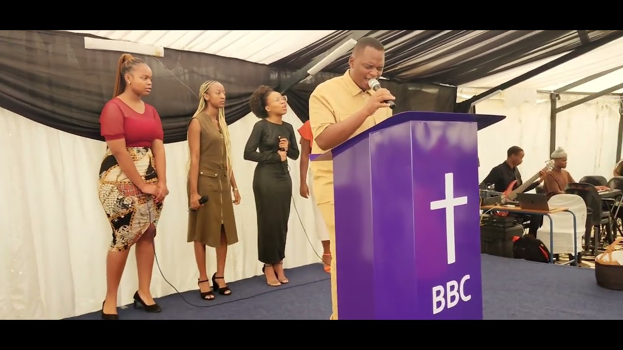 Embrace the power of Promise Manyaka through music and praise - YouTube