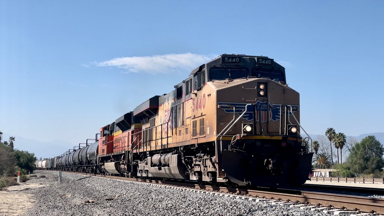 UP 5440 w/Nice K5HL - East at San Timoteo Canyon - YouTube