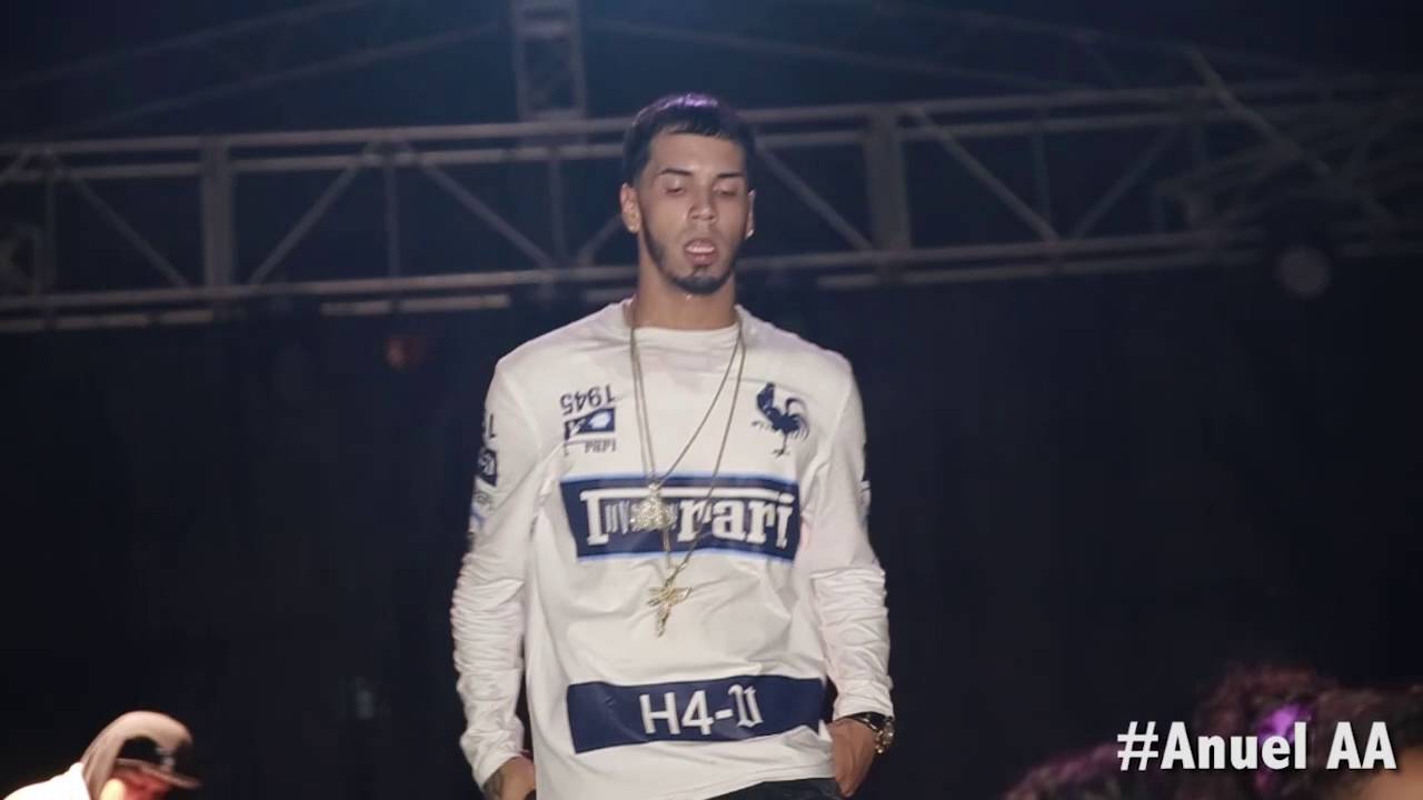 Anuel AA - En Vivo - YouTube