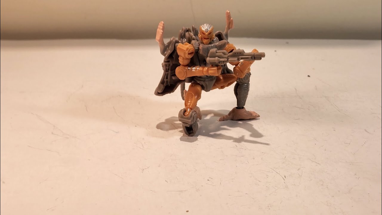 Transformers kingdom core class Rattrap - YouTube