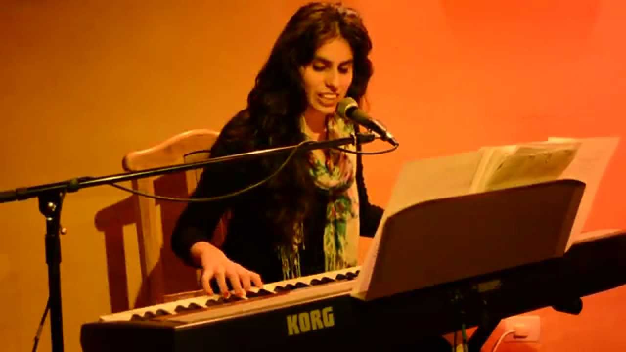 Anahí Rivero - Luna Azul - YouTube