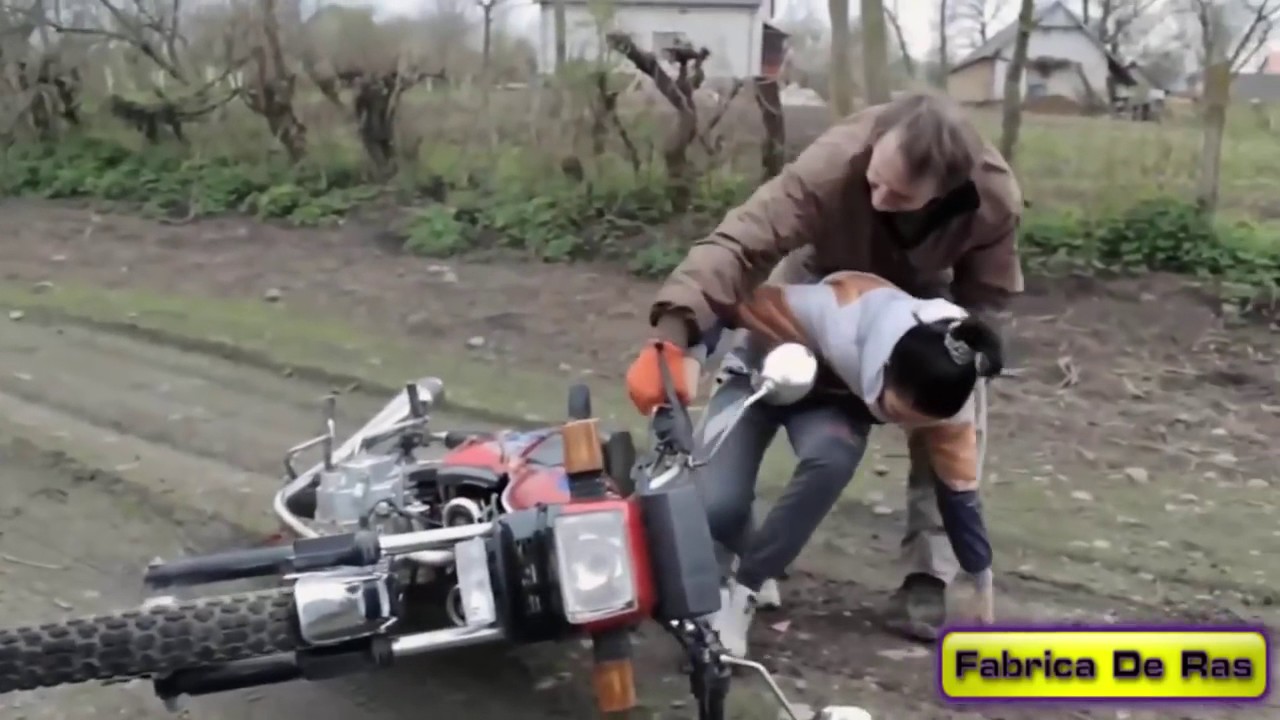 Cele mai tari faze de ras, faze comice cu prosti 2015 Fabrica De Ras ...