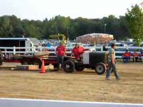 Hebron Harvest Fair Doodlebug Pull - YouTube