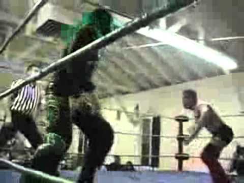 Super Dragon Chant (Wrestler Attacks Obnoxious Wrestling Fan) - YouTube