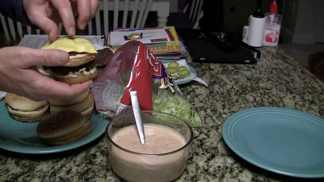 How to Make a Mighty Mo aka Royal Burger - YouTube