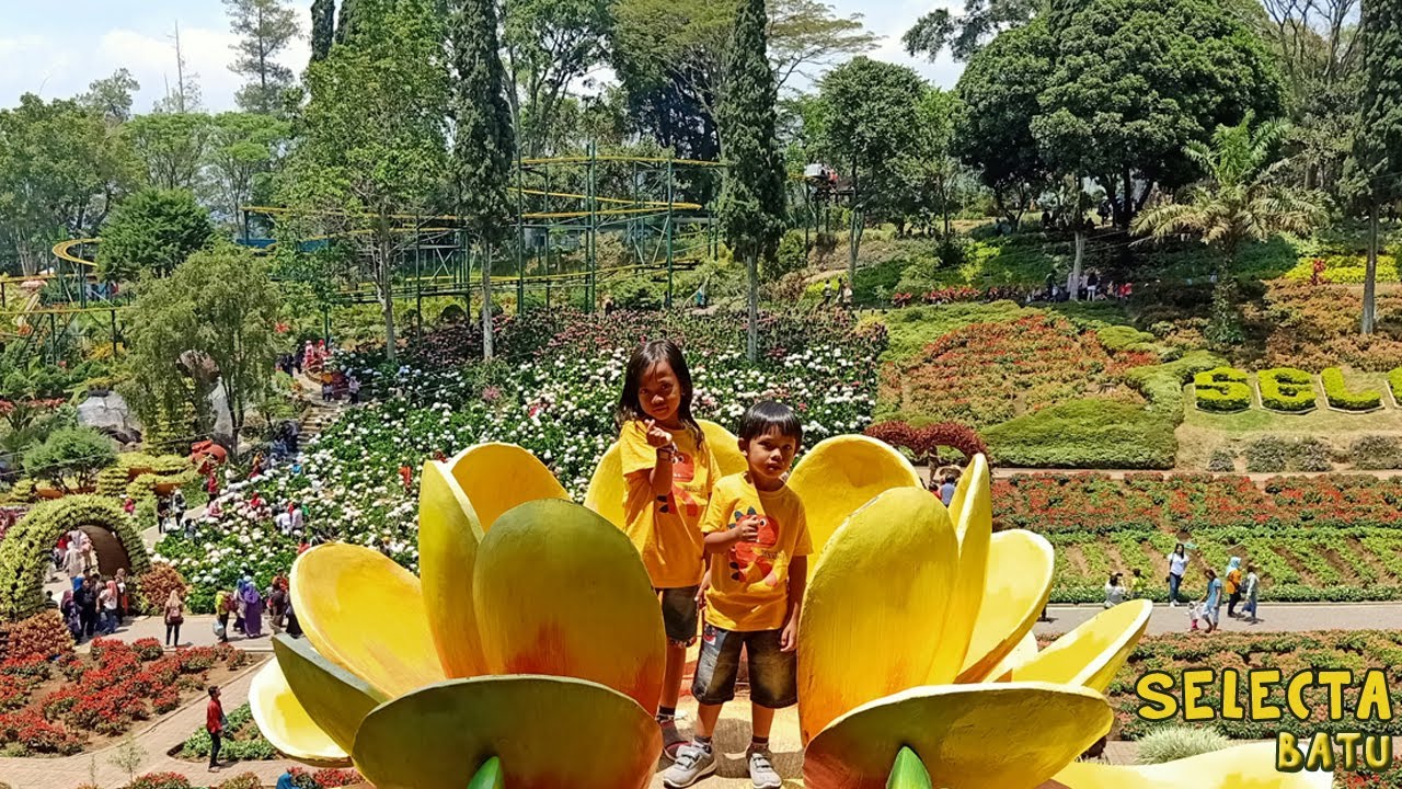 Menikmati Liburan di Taman Rekreasi Selecta - Batu - YouTube