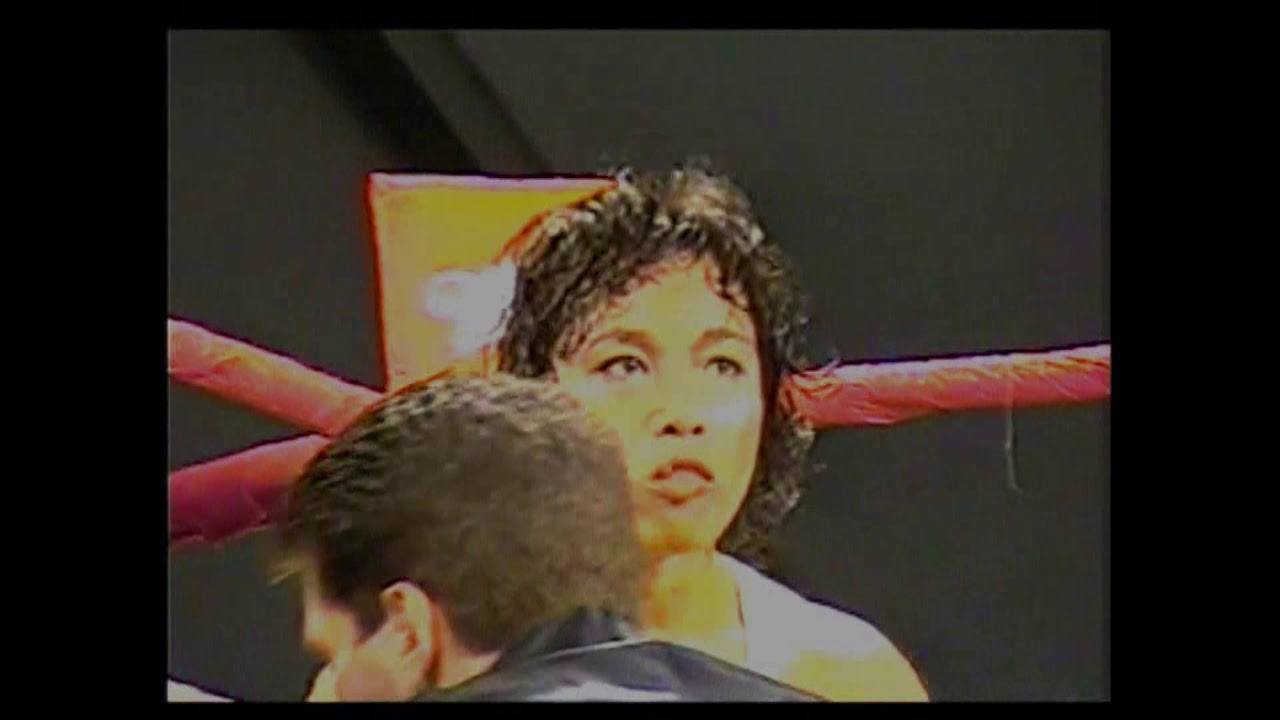 Kim Messer (won) fought Yvonne Caples on an all-female boxing card ...