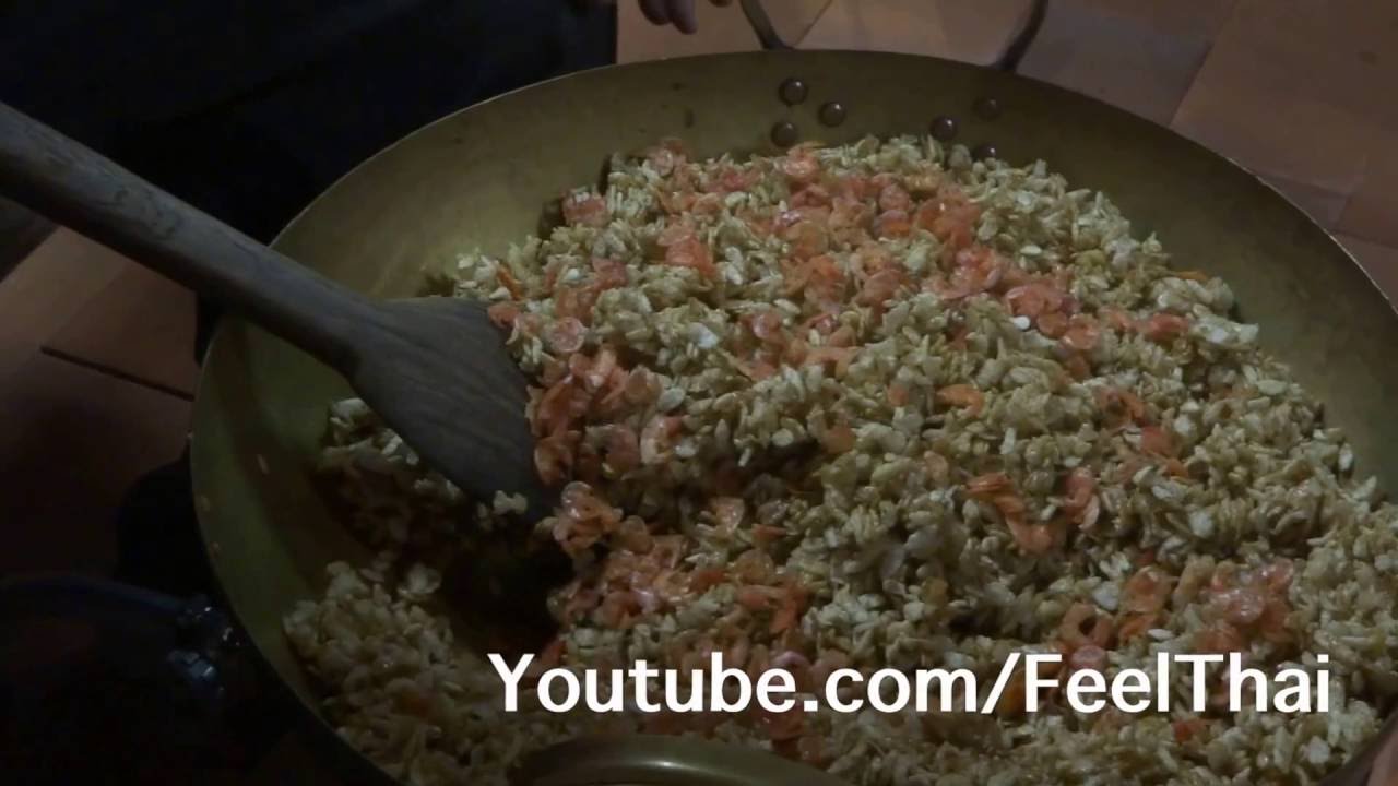 วิธีทำข้าวเม่าหมี่สูตรโบราณ Thai sweet pop rice cooking - YouTube