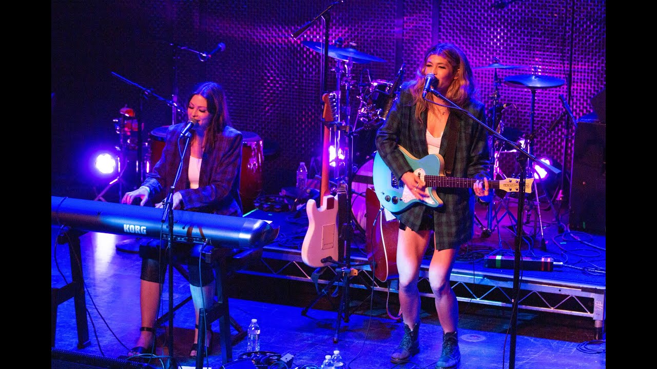 Kalina & Kiana - She Is (Live at Music Box) - YouTube