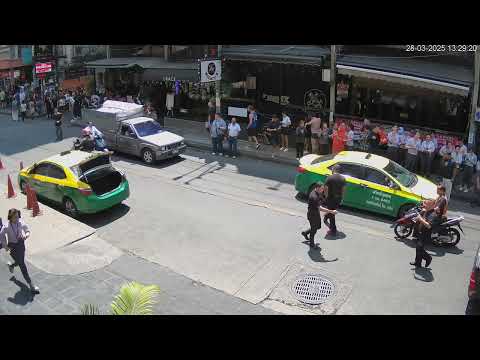 LIVE footage | Bangkok Earthquake 28/03/25 | El Gaucho | Sukhumvit Road Soi 11 Bangkok Thailand