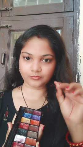 Easy bindi tricks 😳#trendingshorts #tutorial #makeuptutorial #hack # ...