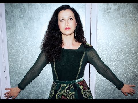 Virtuosic Yiddish Singing - Svetlana Kundish and Shpielberg