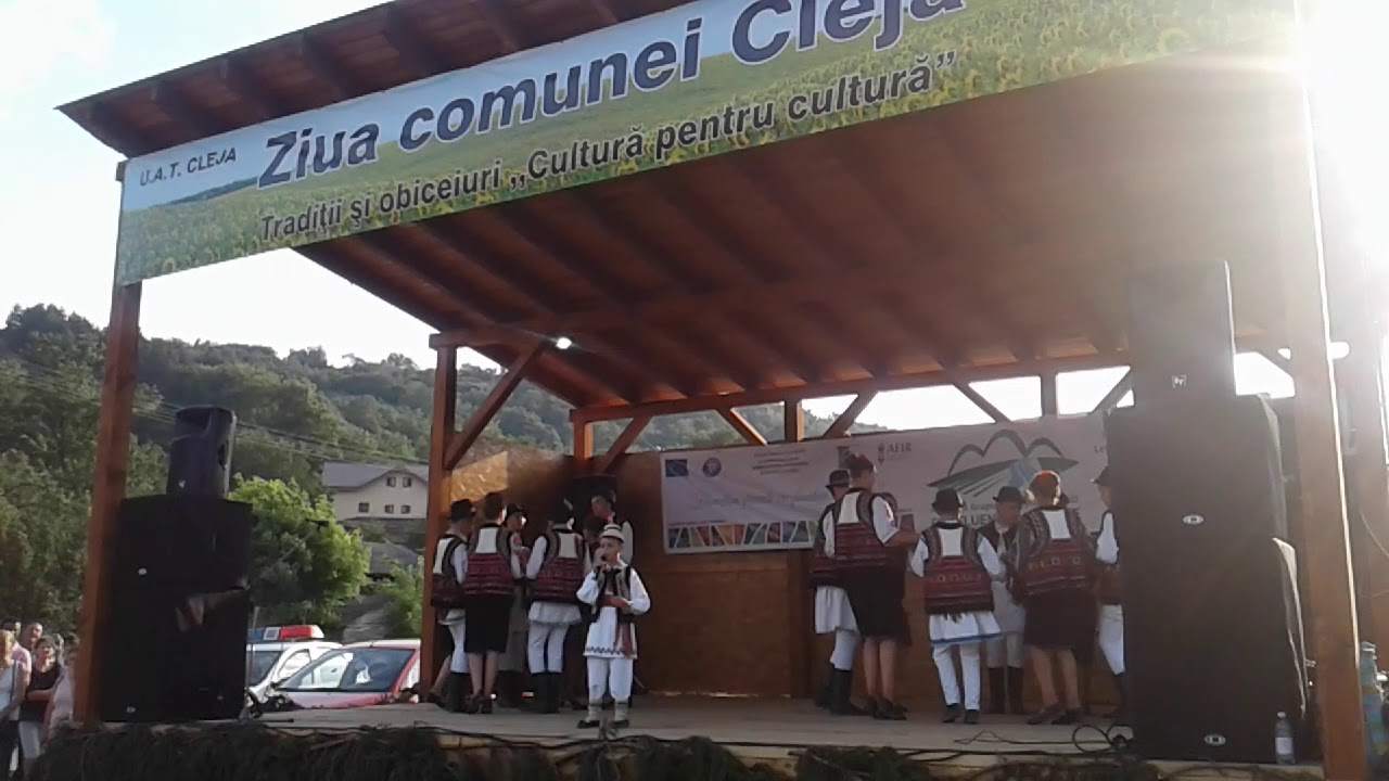 Ziua comunei Cleja - YouTube