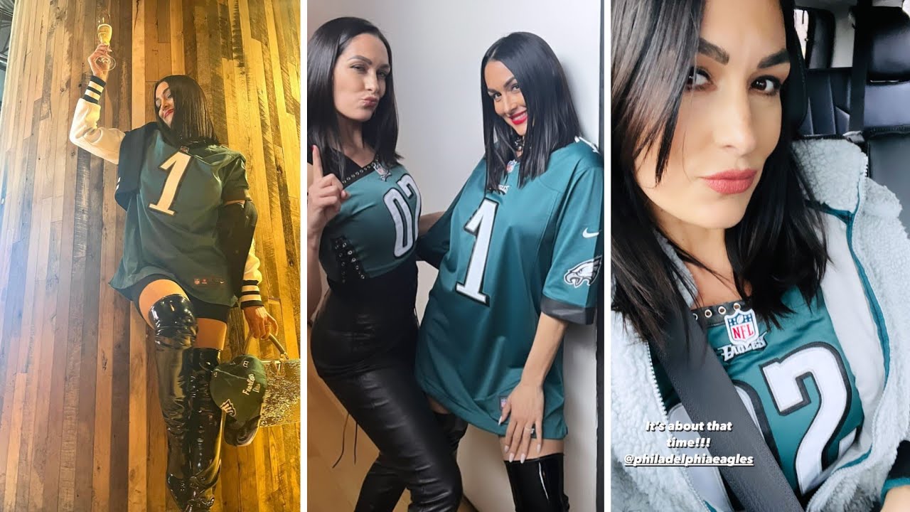 The Nikki Bella and Brie Bella at Superbowl !! - YouTube