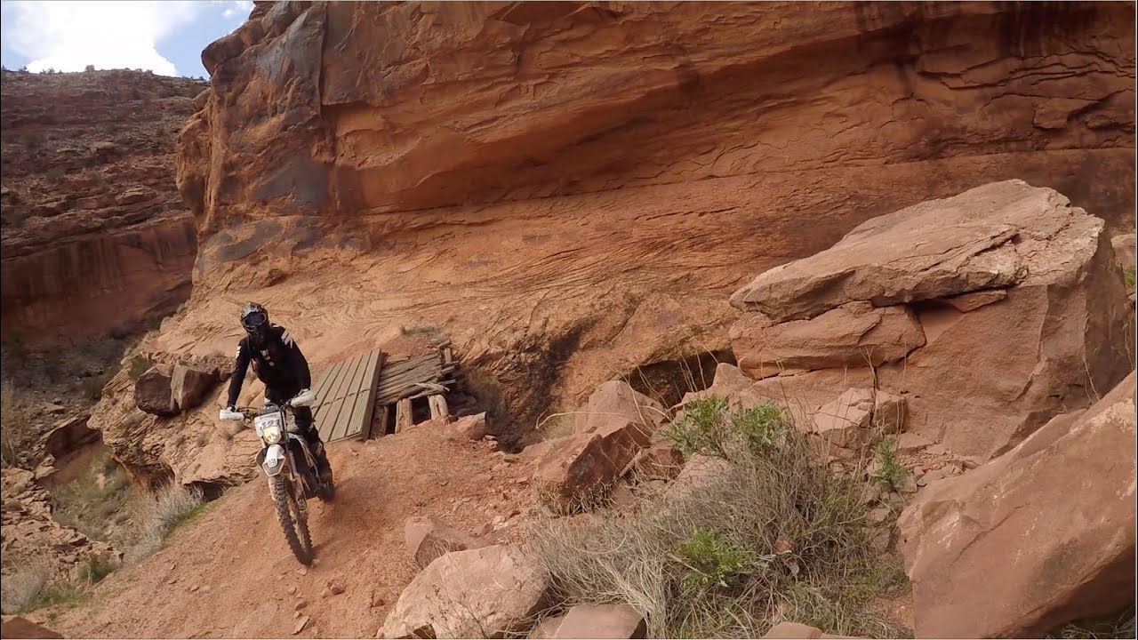 jeep fell down cliff in Moab Kanes Creek - YouTube