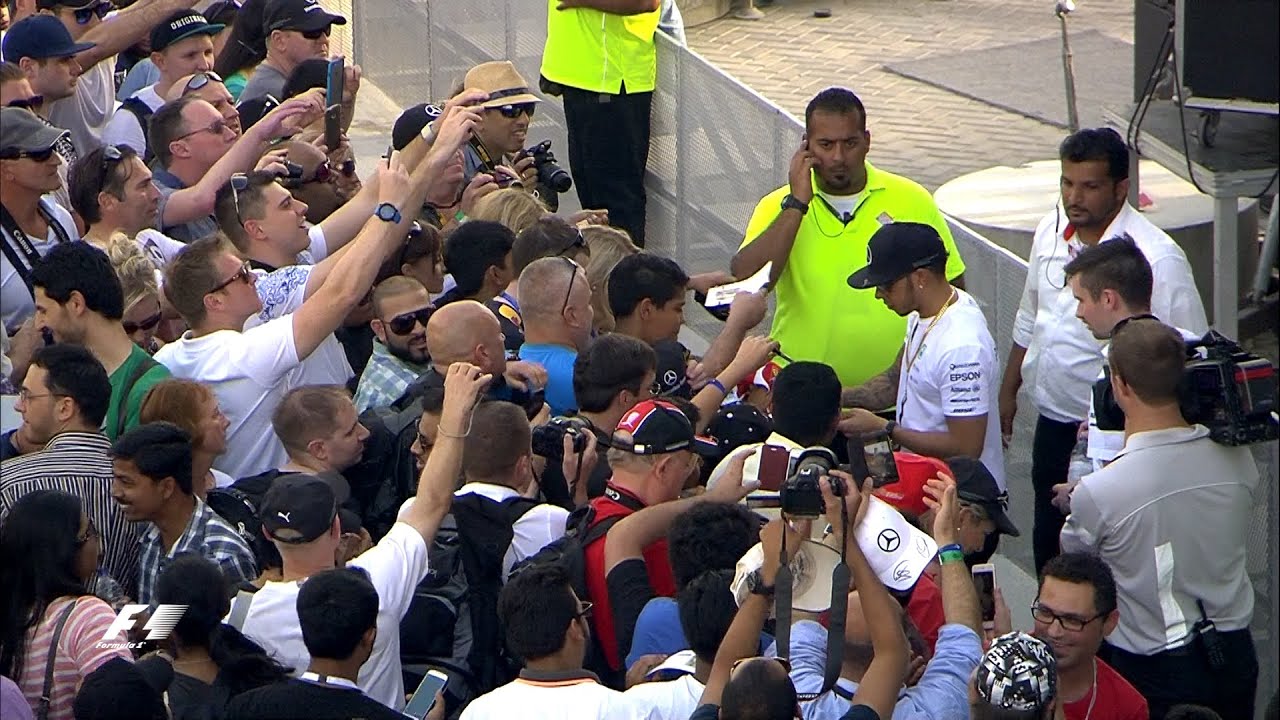 Drivers Meet the Fans in Bahrain - YouTube