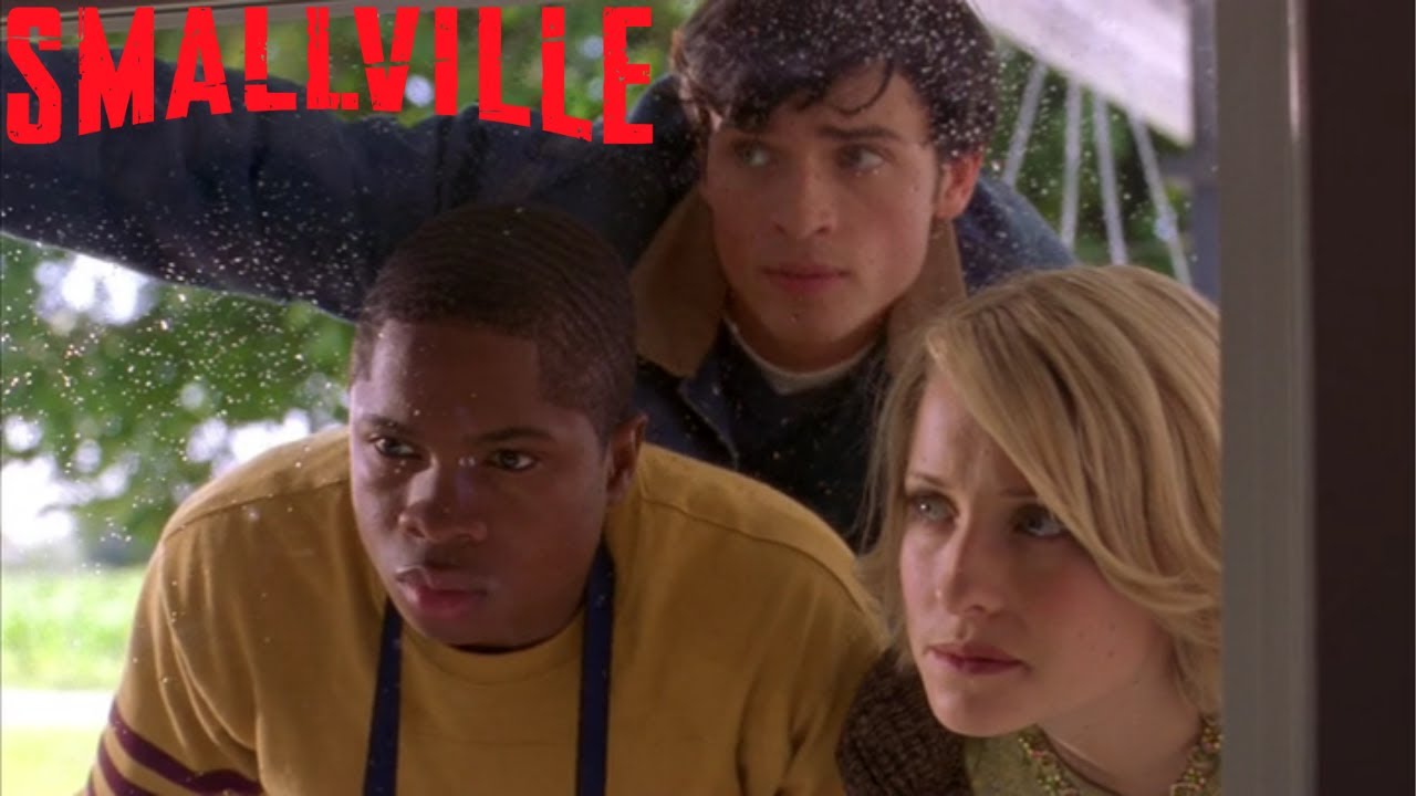 Researching the Bug Boy - Smallville S01E02 - YouTube