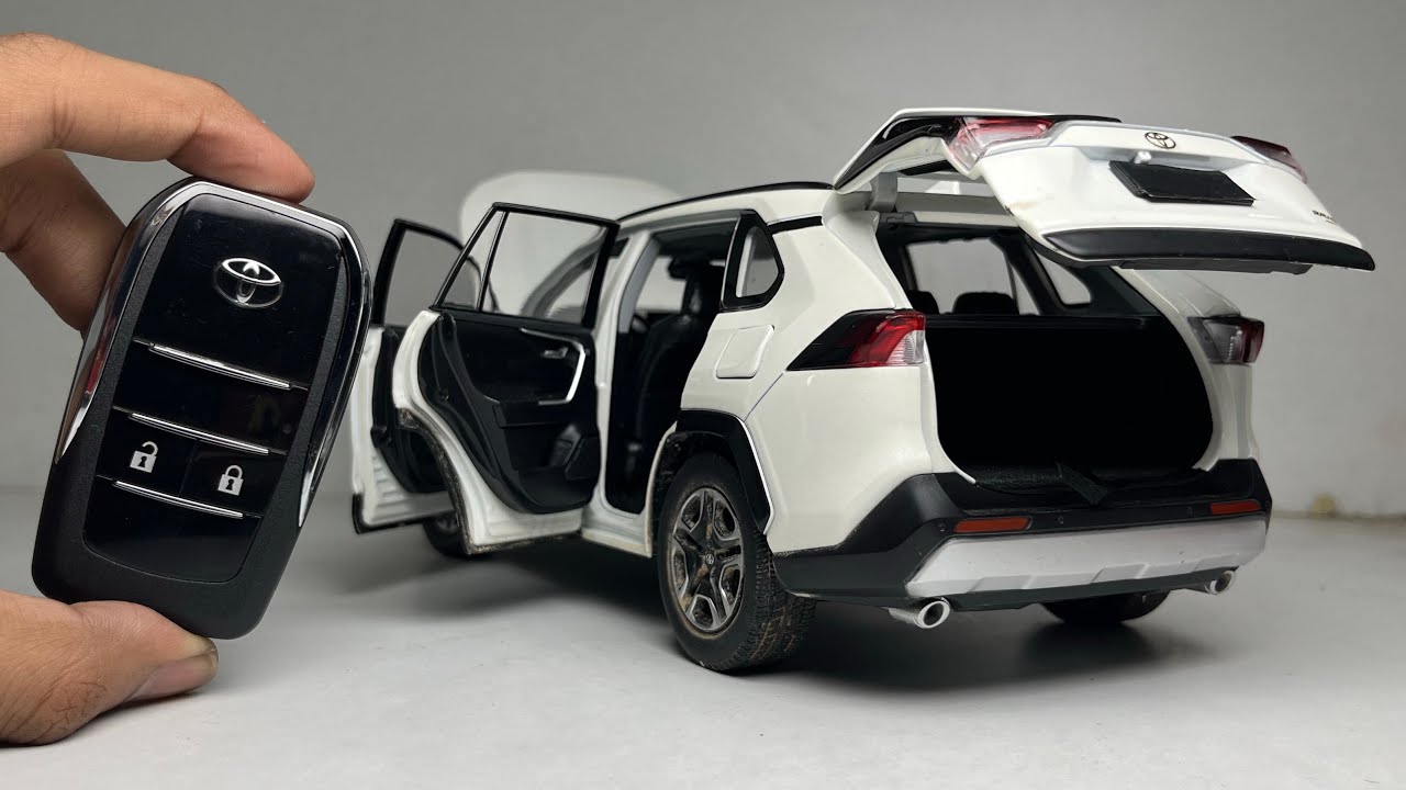 1:18 Scale Toyota RAV4 Realistic Scale Model Unboxing - YouTube