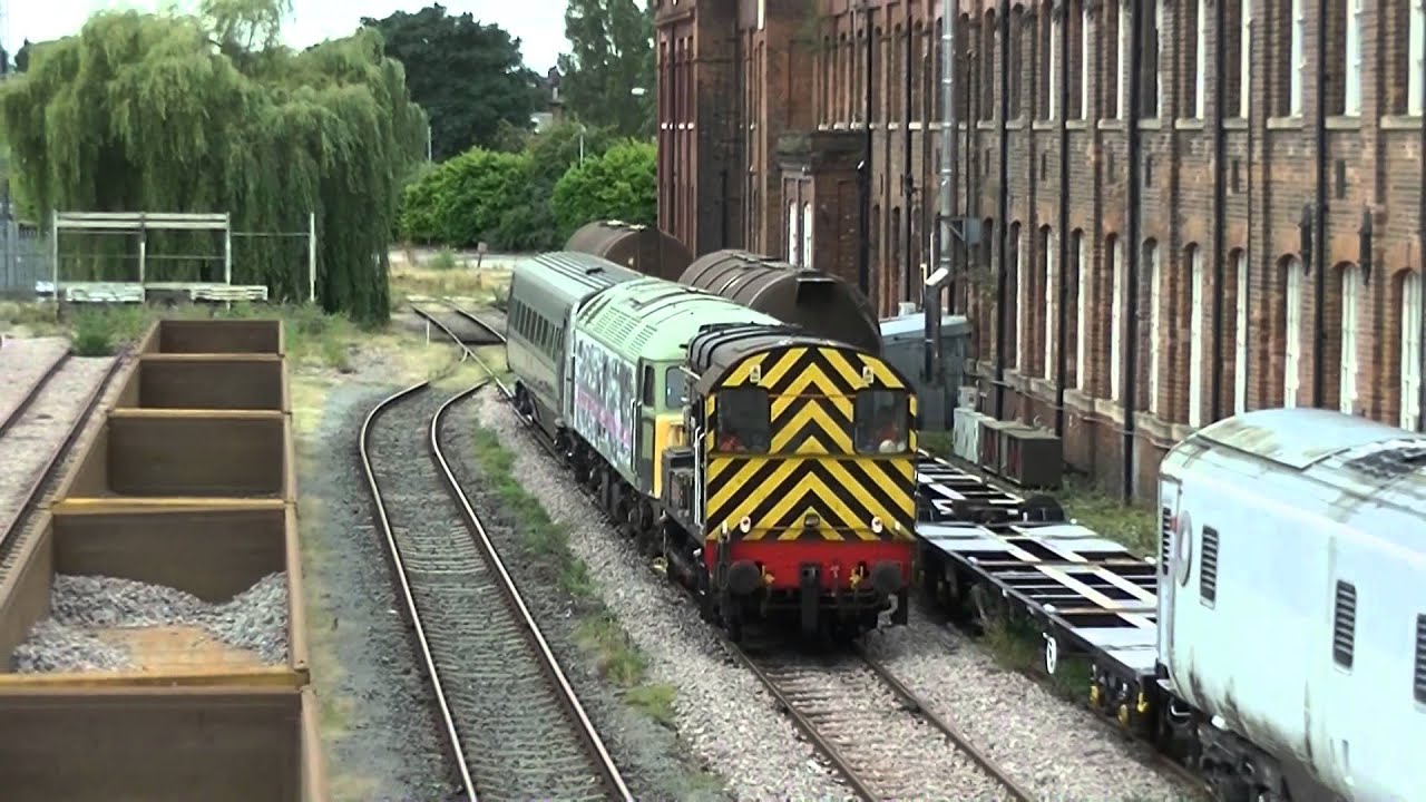 Wabtec Rail 08669 shunting Fragonset 47703 and an East Coast Mk IV ...