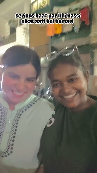 Tere se serious hokar baat nahi kar paati kya karuTeri shakal dekh ke hi hassi aa jati hai...# ...