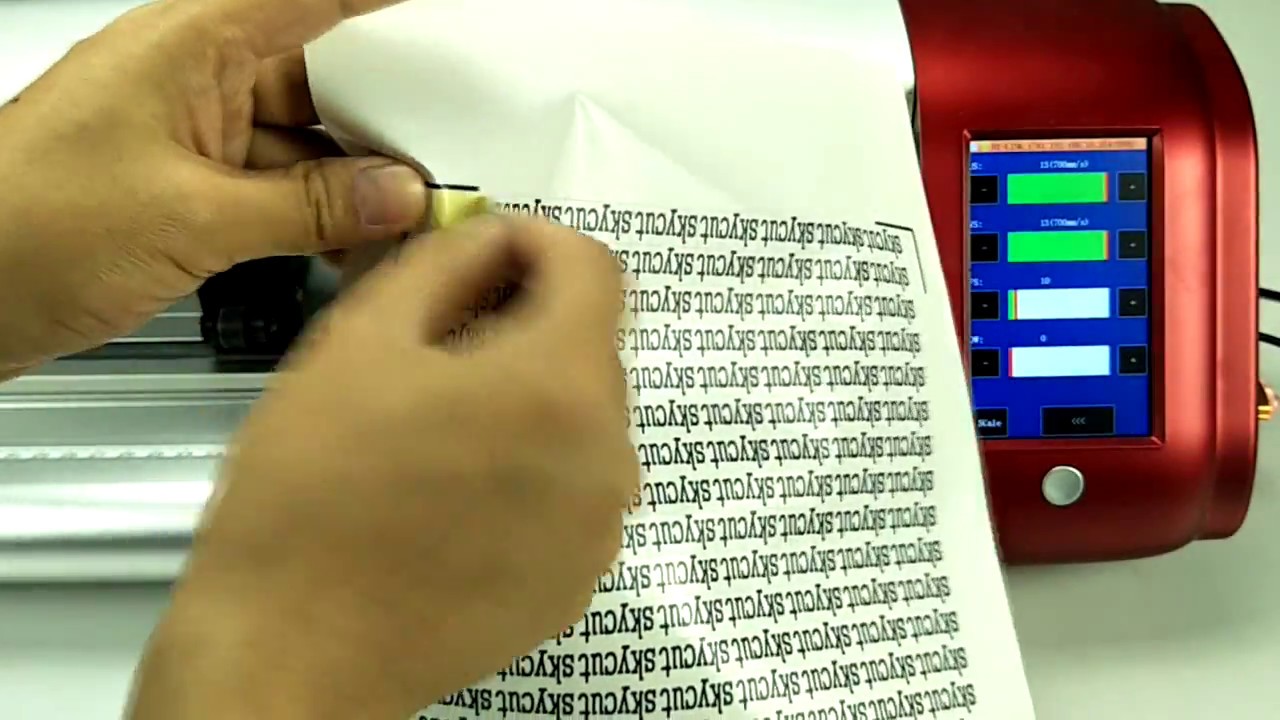 SKYCUT cutting plotter label cutting,grid cutting - YouTube