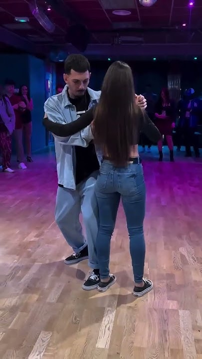 Urban Kiz 2025 - Val'R & Sarah #kizomba #dance #couple #shorts - YouTube