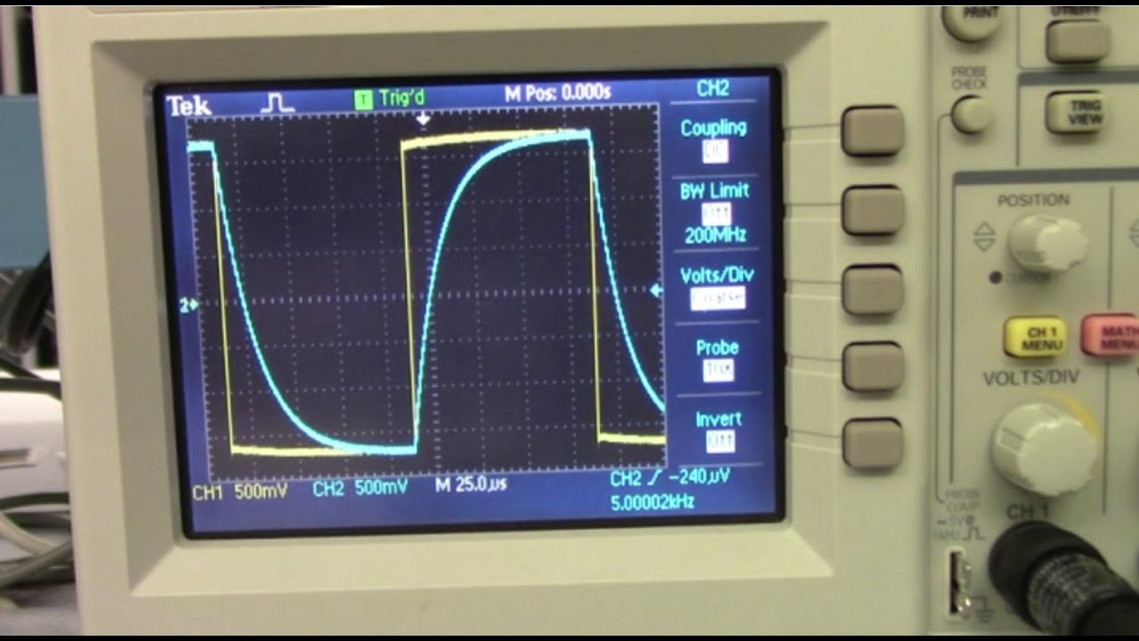 Oscilloscope Basics - Displaying Multiple Signals - YouTube