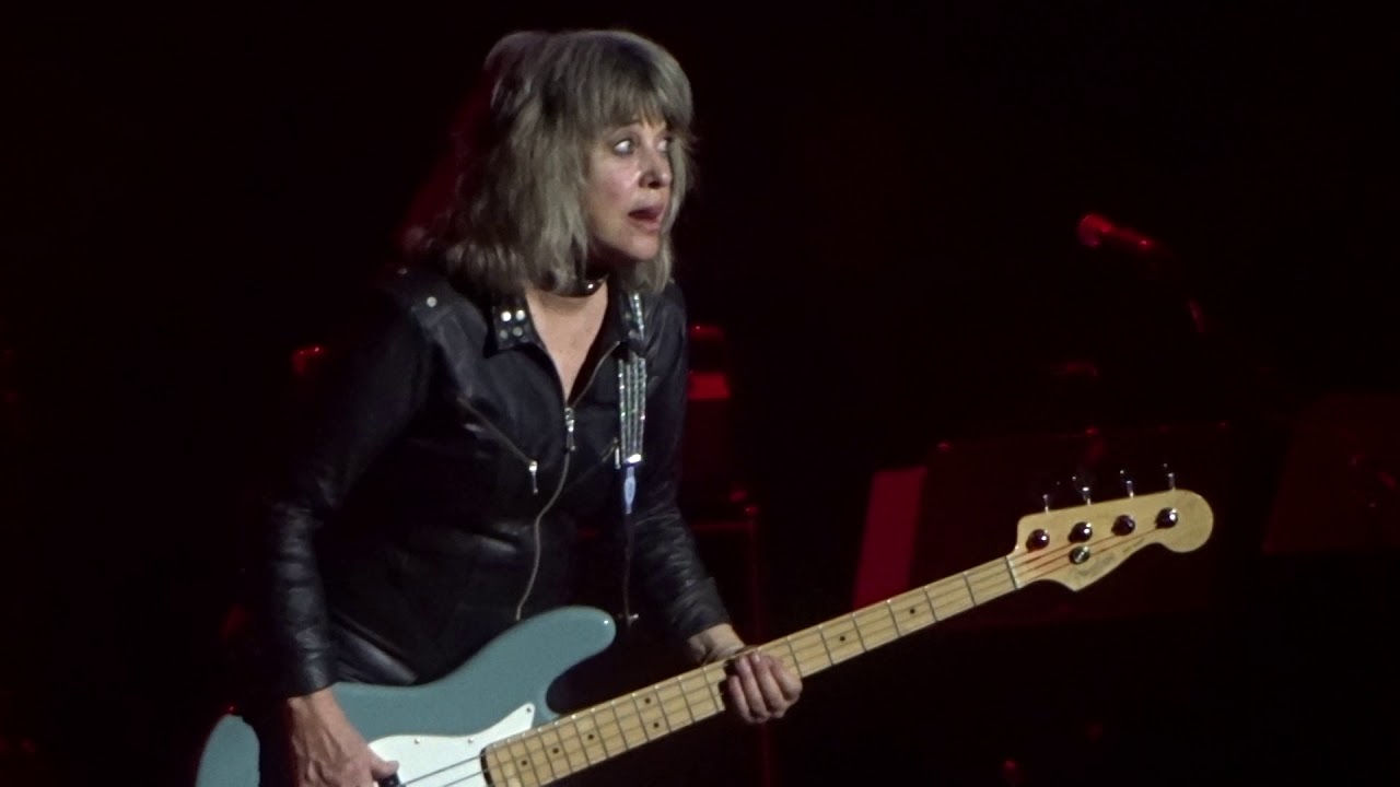 Suzi Quatro / Bass Solo / Rostock / 2019 - YouTube