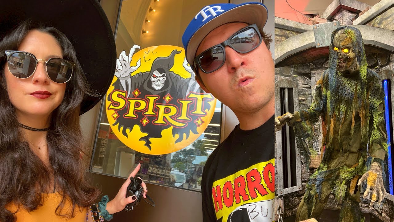 Spirit Halloween is Finally OPEN!!!🎃 Costumes, Animatronics, & Tons of ...