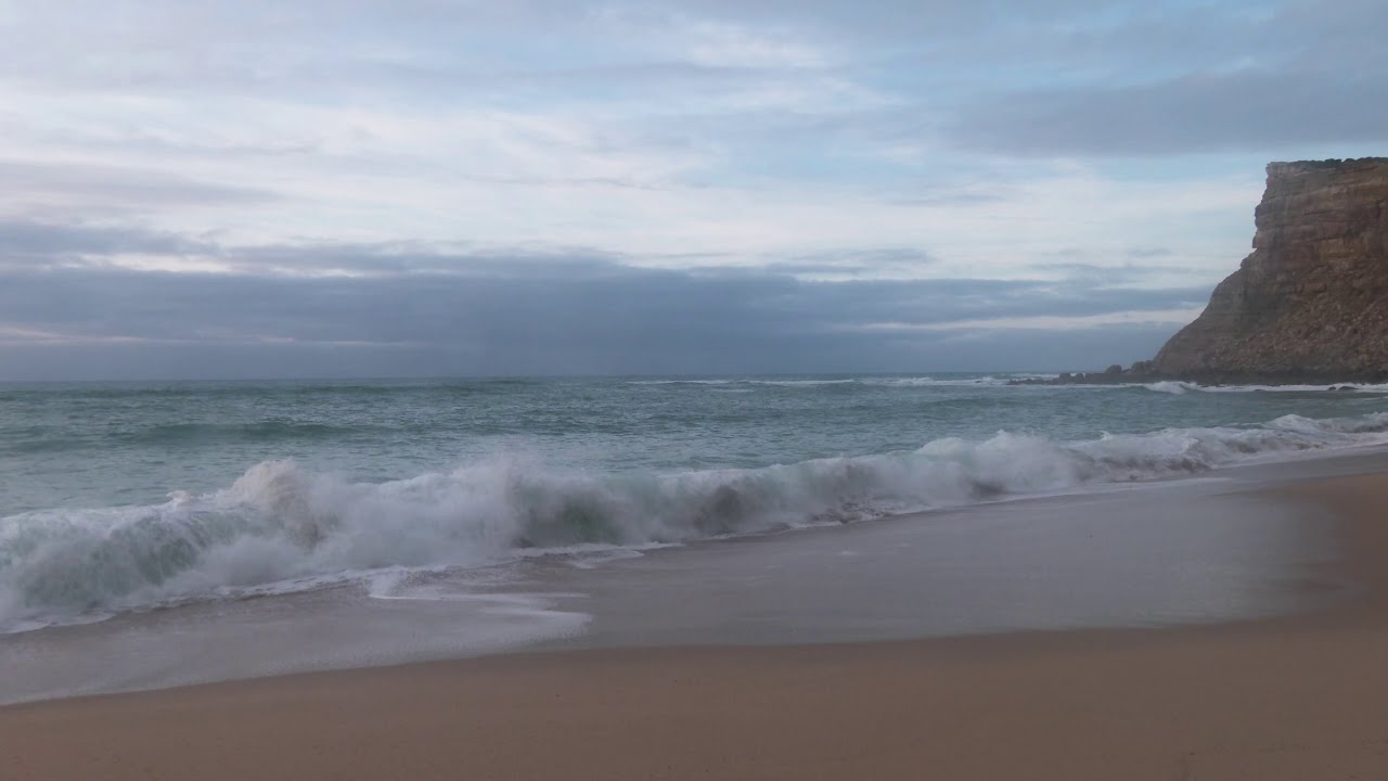 🌊 Ocean Waves Crashing on the Beach Afternoon - Relaxing Ocean Video ...