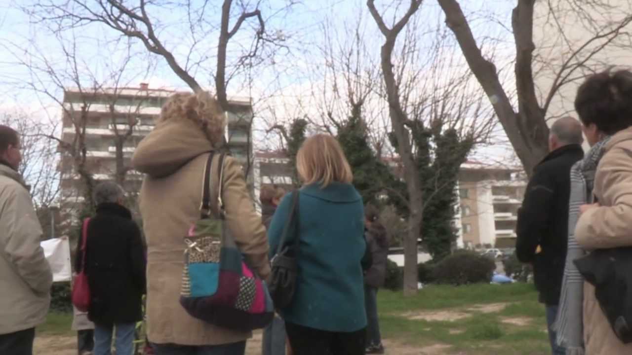 Sauvons la place Fernand Benoit - YouTube