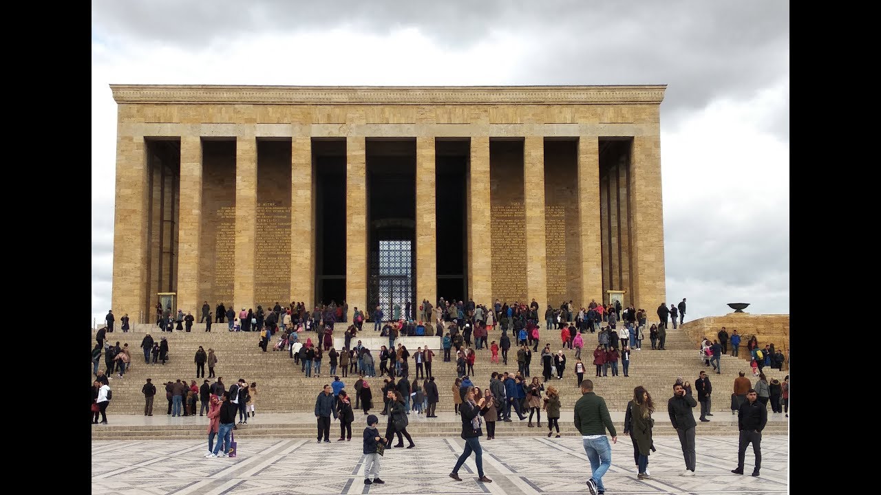 Ankara- Mausolée Attatürk-Forteresse - YouTube