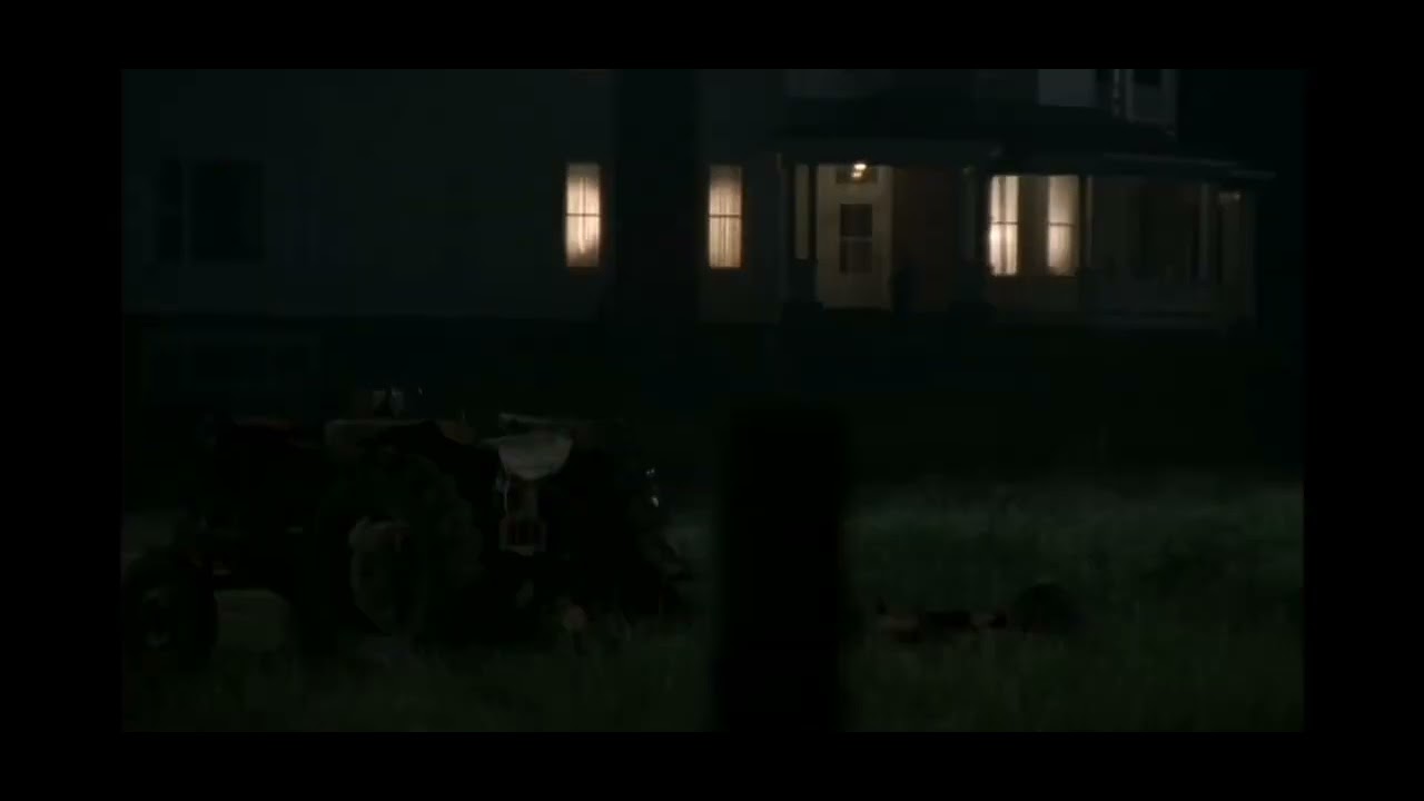 The walking dead S02E05-Gleen finds walkers in The barn - YouTube