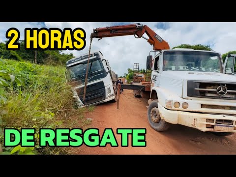 BITREM CARREGADO ESCORREGOU NA VALA. 2 horas de resgate.