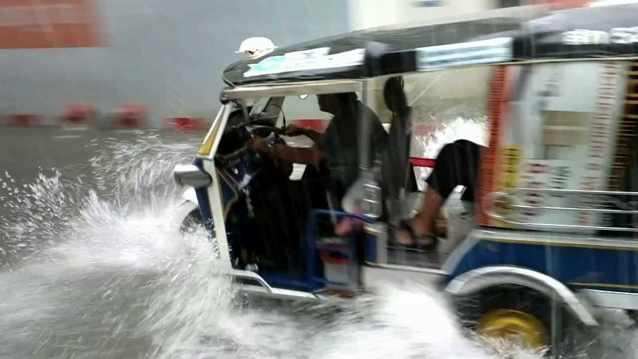 Rain in Chiang Mai - YouTube