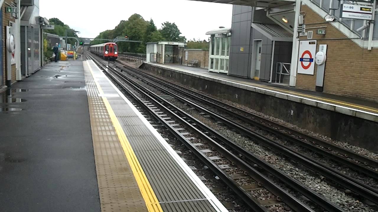 Metropolitan line S-stock 21011 + 21012 arriving at Pinner on 11/09/11 ...