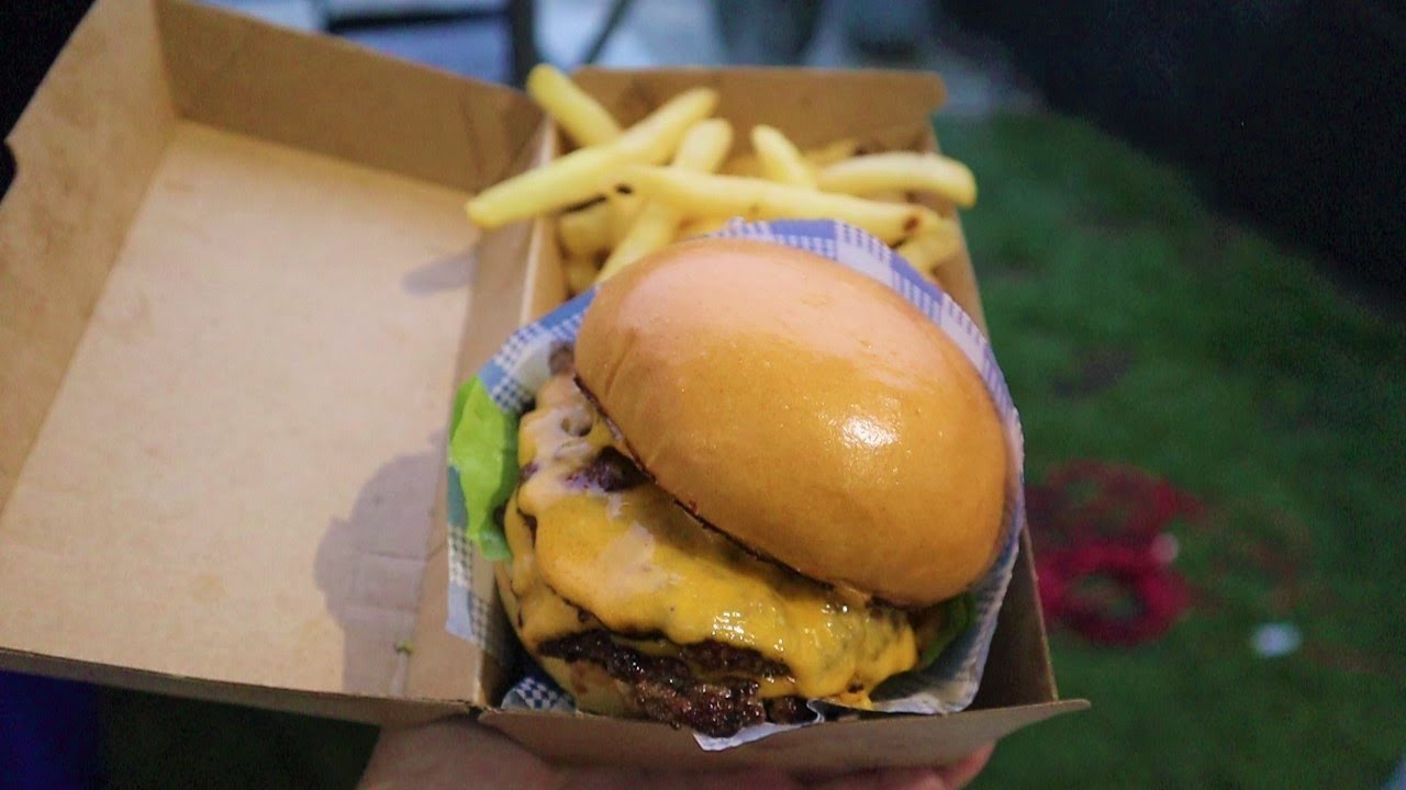 Food - Chebbo's Burgers - YouTube