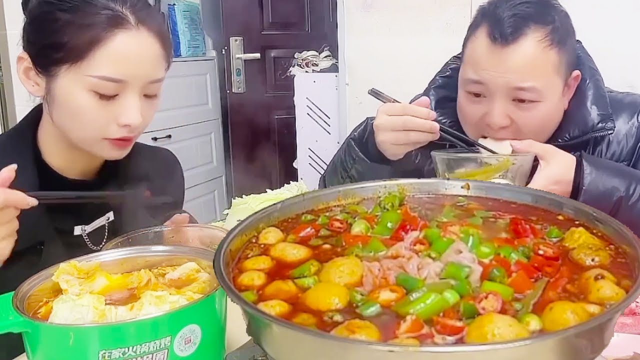 The husband put chili peppers to protect his wife, but it was so spicy ...