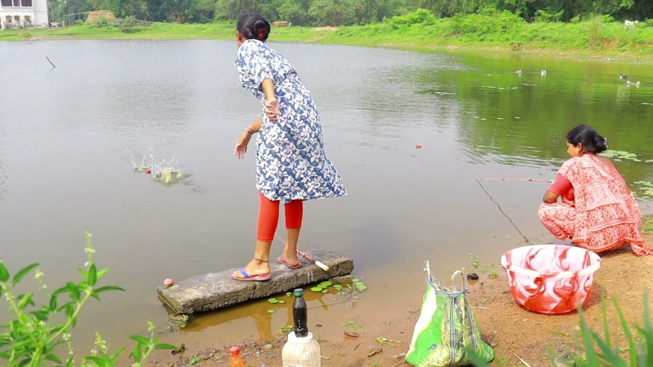 Fishing Video | Everyone was surprised to see how the girls caught such ...