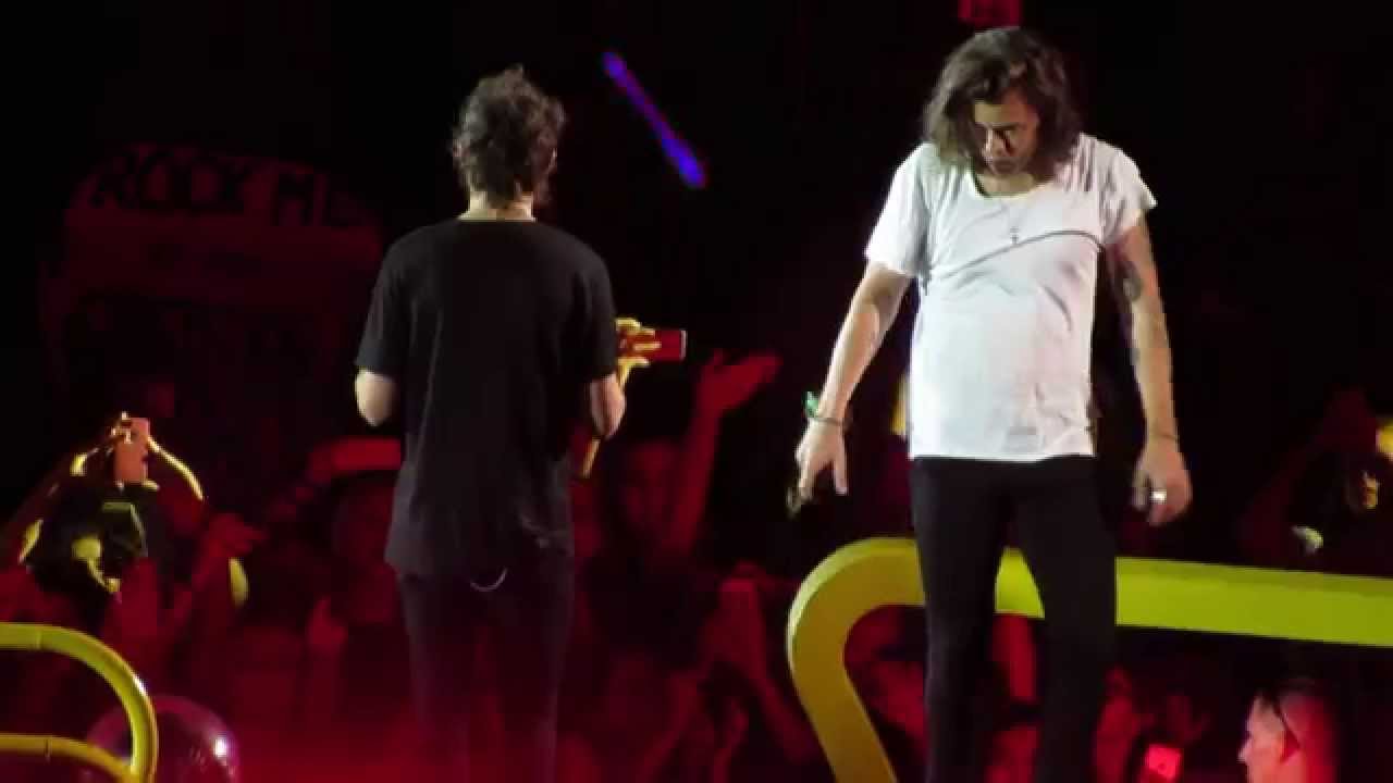 Spaces - One Direction 9July2015 San Diego - YouTube
