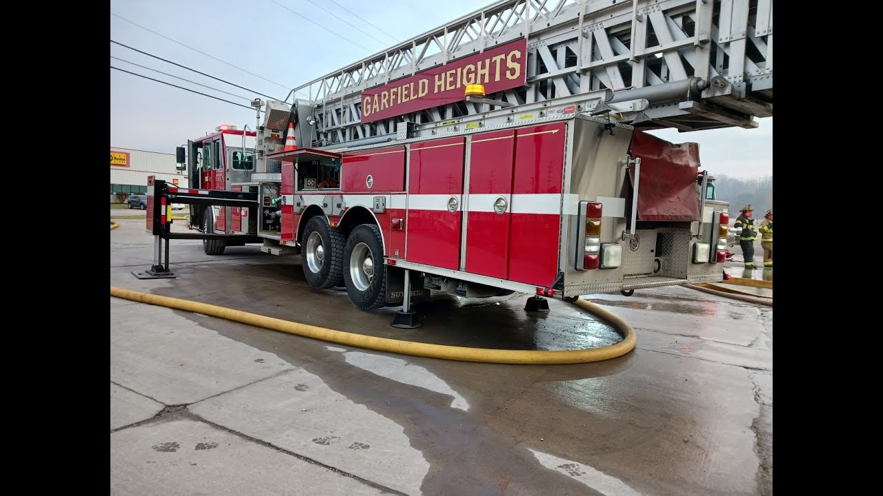 Oakwood Village building explosion. Garfield Hts. Tower 1 elevated ...