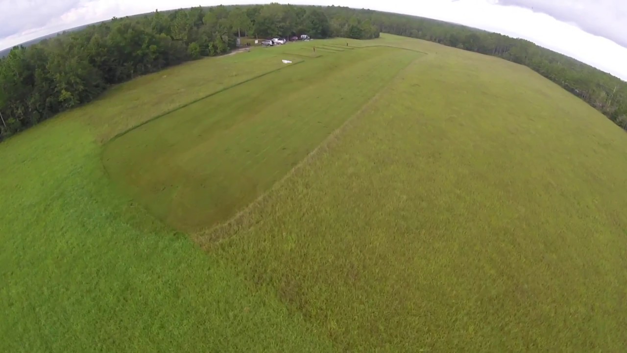 A few flights at the Crestview Model Aviators field. - YouTube