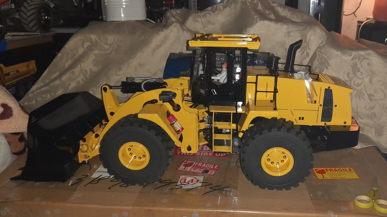 CAT 980L HYDRAULIC WHEEL LOADER (Unboxing) #T420TOMRC 2021 - YouTube