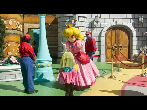 2025 Princess Peach meeting | Peach hugged a girl! Super Nintendo World ...