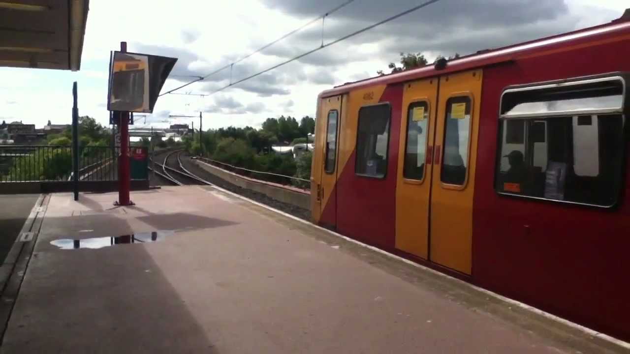 South Shields Metro Station (Morning) - 21/8/11 - YouTube