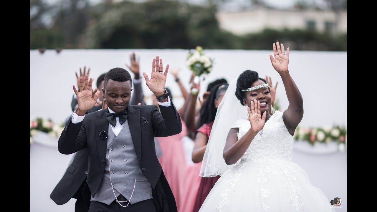 Jean & Erick : The best wedding dance in Kenya - YouTube