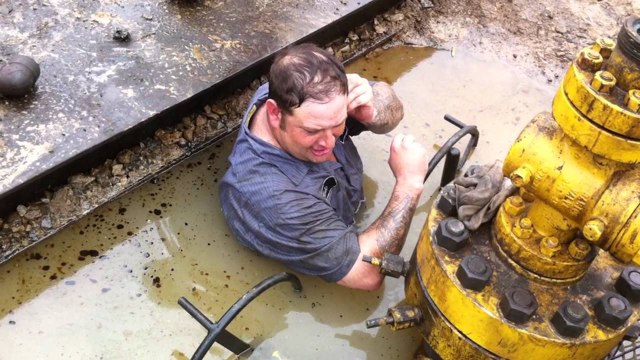 Big Rig Goes Deep - YouTube