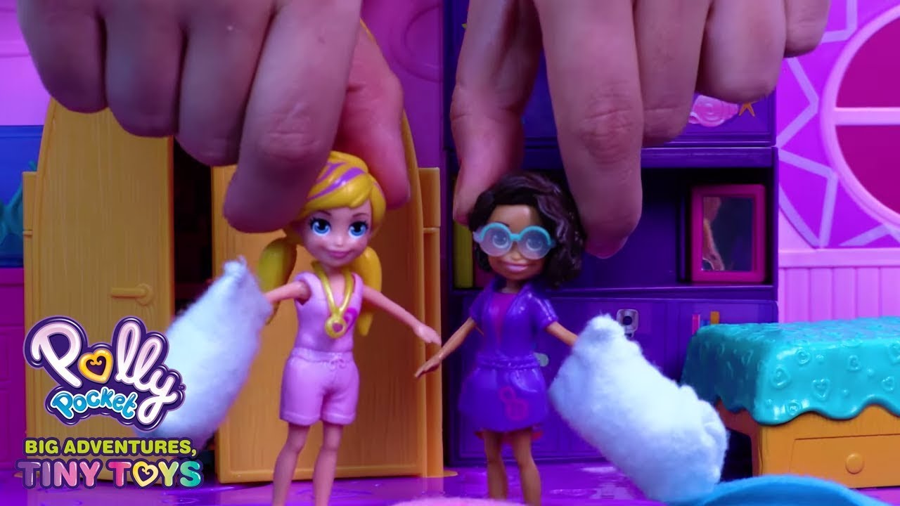Pillow Fight! ☁️Polly Pocket Toy Play | Polly Pocket - YouTube